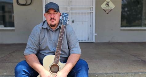 Kris Ray Stel Sy Nuwe Lied ‘lelie Blom Bekend Afrikaanse Musieknuus