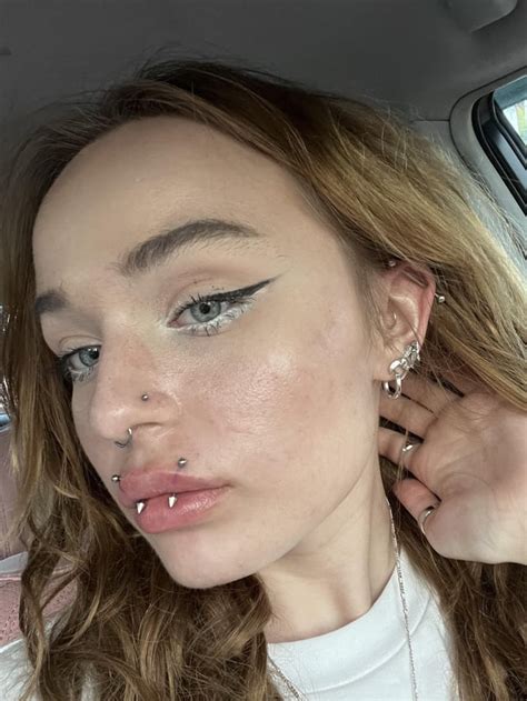 New Angel Fangs R Piercing