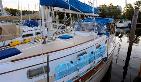 Island Packet 31 Deaton Yacht Sales