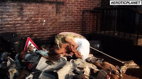 Amy Azurras Galerie S4 Blondine Mit Riesigen Titten Hat Sex Mit Zwei