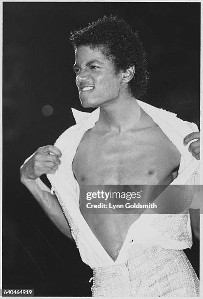 Michael Jackson Tearing Open His Shirt News Photo Getty Images