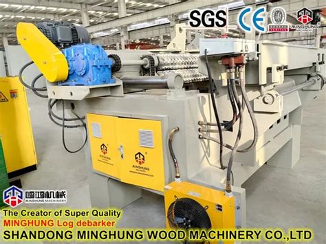 Small Trees Debarking Machine With Debarking Knives Log Debarker And