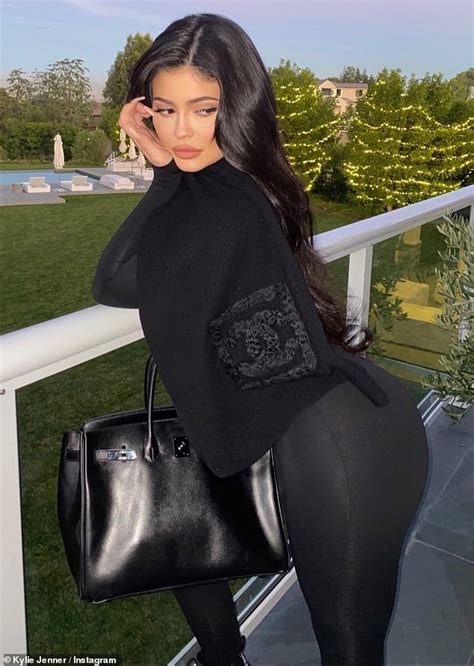 Kylie Jenner Flaunts Her Shapely Backside Kylie Jenner Look Jenner