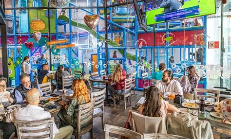 Este Restaurante Es Un Paraíso Para Niños Por Su Zona De Juegos