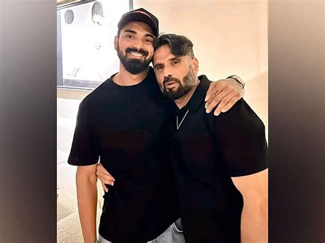 Suniel Shetty Twins With Son In Law Kl Rahul In New Picture Athiya Shetty Reacts Theprint