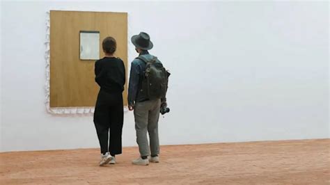 Мистецтво стерли туалетним папером волонтер на Тайвані випадково