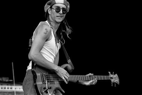 Les Claypool Biography