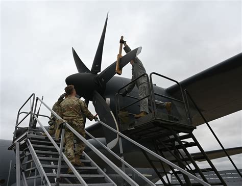 Dvids Images 352 Sow Maintenance Ensures Mission Readiness Image 2