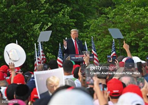 Donald Trump Photos And Premium High Res Pictures Getty Images
