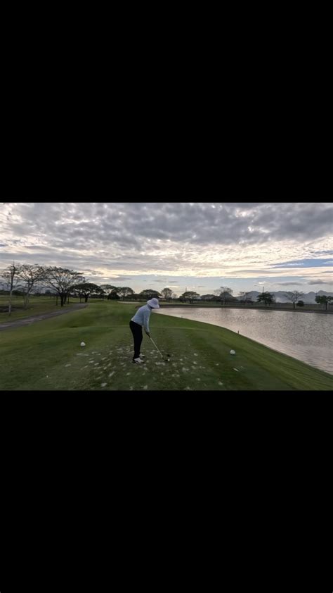 🏌️‍♂️ 김동현 프로의 웨지 풀스윙 🏌️‍♂️ 웨지샷이 흔들린다면 주목 정확한 거리감과 안정적인 컨택으로 필드를