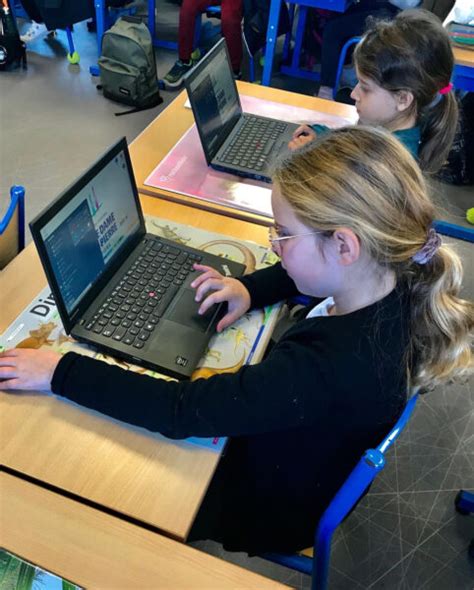 La Classe Numérique Mobile Ecole Privée Notre Dame Saint Pierre Béziers