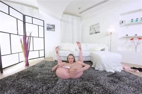 Body Contorting Bitch Lets You See Her Ditch Twitch Vr Anal Porn By