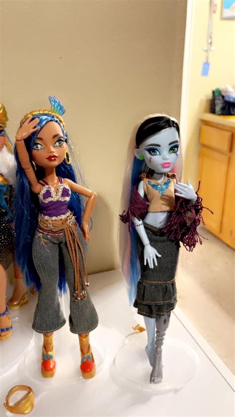 Tried Bratz Clothes On My Girls Rmonsterhigh