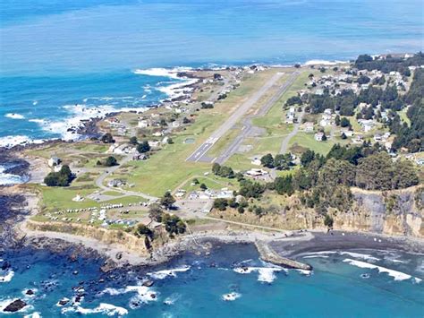 10 Dreamy Beach Towns In California That Look Like A Postcard