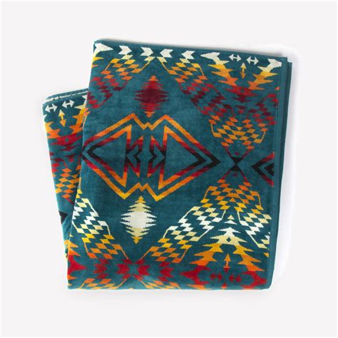 Pendleton Woolen Mills Thunder And Earthquake Jacquard Spa Towel