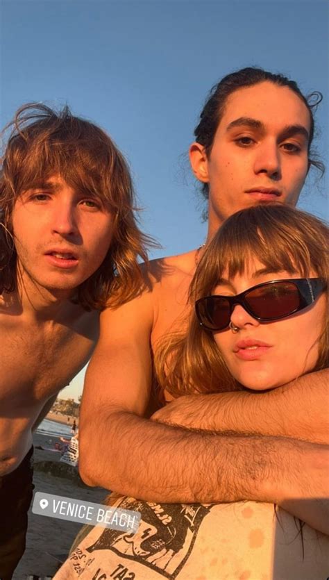 Thomas Ethan And Vic Victoria Queen Vic Singer