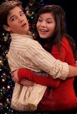 Pin By Nakita Benson On Creddie Carly Shay And Freddie Benson Freddy From Icarly Miranda