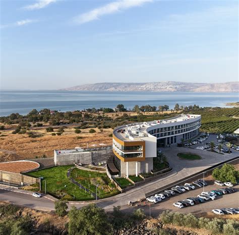 ‎רשת המלונות החדשה נבל דוד‎ ‎⁨ ⁨ ⁨ ⁨ אמפי פתוח לילה תאורה קהל האמפי של נבל דוד בגליל מציע