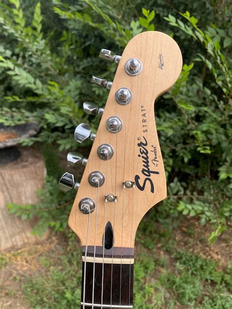 Squier Strat Special Pak 030 1605 Indoensia Fuzzfaced