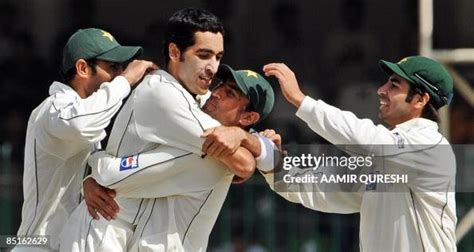 Pakistani Cricketer Umar Gul Celebrates With Team Captain Younus Khan News Photo Getty Images