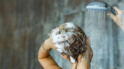 How To Wash Your Hair According To The Experts Goodtoknow