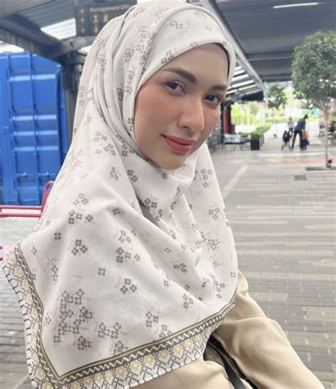 Zara Zya Sudah Penat Dengan Soalan Netizen Sehingga Menggores Hatinya Oh Artis Oh Media