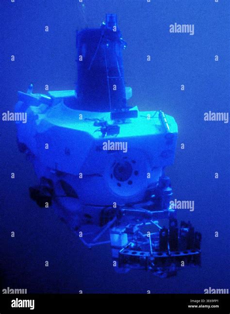The Deep Sea Research Submersible Dsv Alvin Submerged During The 1986