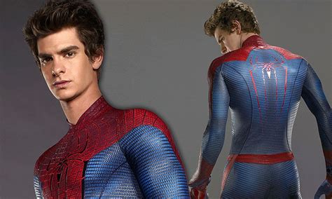 Andrew Garfield Shows Off His Toned Body In The New Look Amazing Spider