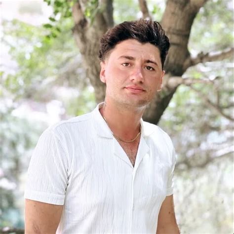 ‎حُصِین‎ Hossein6x6 • Threads Say More