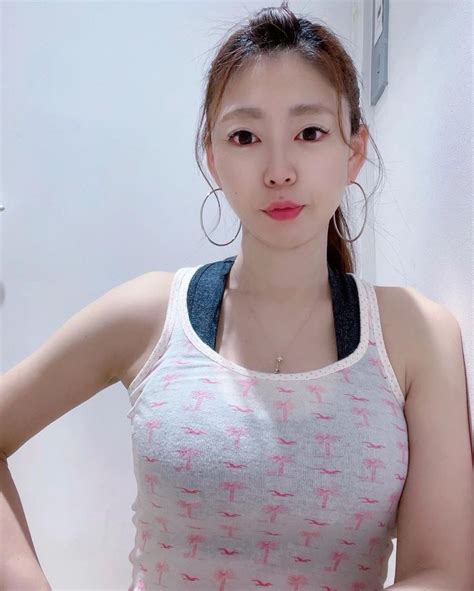 美女図鑑 Adlı Kullanıcının 柴田 幸子 Panosundaki Pin