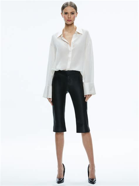 Olivia Low Rise Vegan Clam Digger Pant In Black Alice Olivia