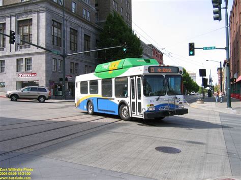 2005 New Flyer C30lf 323 On Route 13 Turning Onto 9th And Flickr