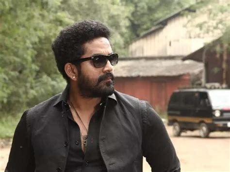 Vanitha Vijayakumar Robert