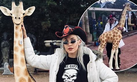 Imogen Anthony Unleashes A Foul Mouthed Rant At Her Father Daily Mail