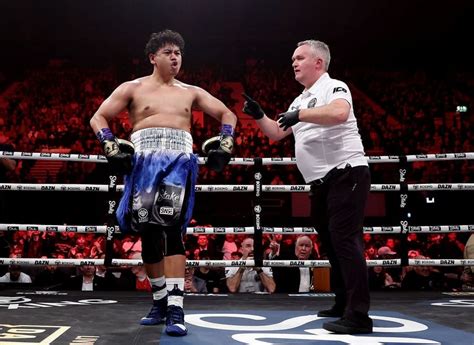 What Is The Boxing Record Of Salt Papi