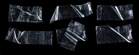 검은 배경에 고립 된 투명 접착 플라스틱 테이프 조각 세트 구겨진 접착제 플라스틱 끈적 끈적한 테이프 개체 그룹에 대한 스톡 사진 및 기타 이미지 Istock