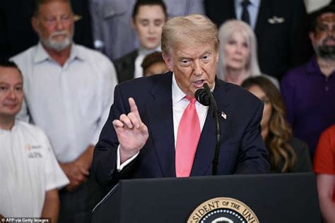 China Vs The Sparrows A War That Ended In An Ecological Catastrophe