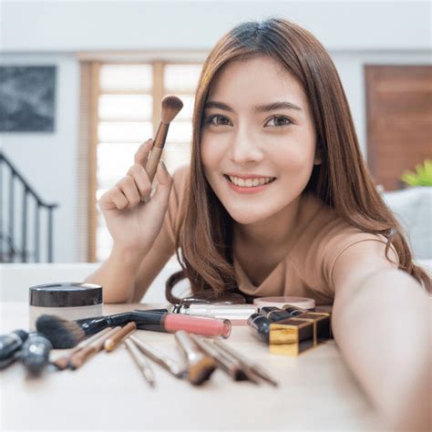 Youtube Tutorials Vs Online Makeup Courses Qc Makeup Academy