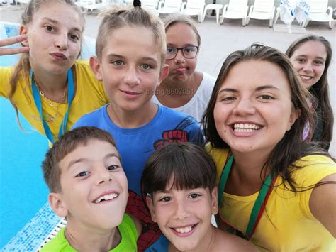 Хотелска анимация Аниматор Детски партита Клоуни Созопол Скъпи