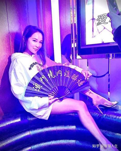 刘碧丽抱小鹿晒照，疑似叫板洗米嫂，压力巨大的洗米嫂如何应对？ 知乎