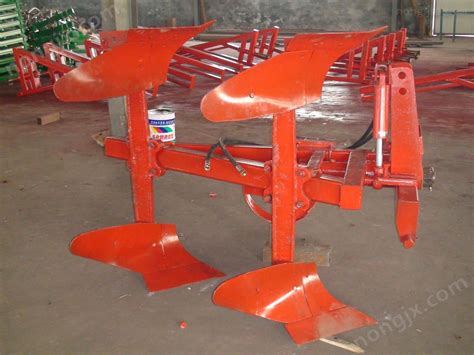 1lf系列液压翻转犁 新型农业机械 拖拉机配套 翻转犁生产厂家 农机网 1lf系列液压翻转犁 新型农业机械 拖拉机配套 翻转犁生产厂家 农机网