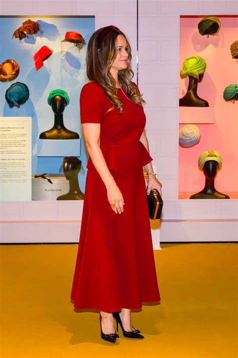 La Princesse Sofia Et La Princesse Christina Inaugurent Une Exposition