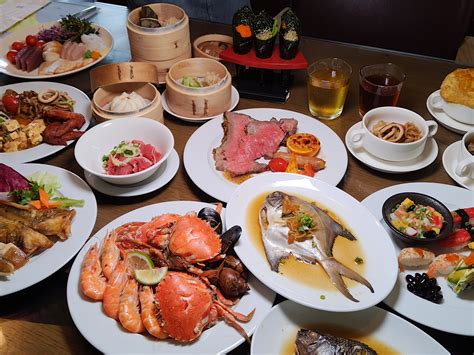 台南《大員皇冠假日酒店》元素餐廳～雙人平日自助式午餐券 特價 1299 大台南自助餐廳餐券 大億國際旅行社