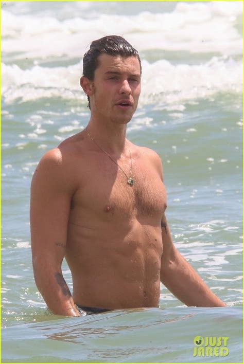 Shawn Mendes Soaks Up The Sun During Miami Beach Day Photos Photo