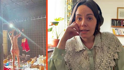 Elin Satt Naken I En Bur I Tre Dagar