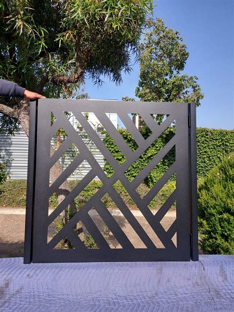 Contemporary Modern Metal Gate Modern Metal Gate Custom Size Art