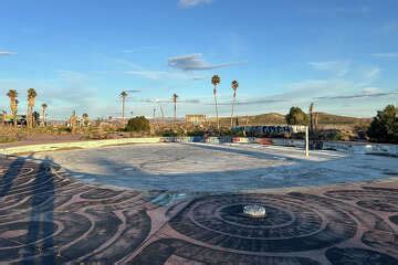 A Water Park Dried Up Close To Las Vegas Then Came The Skaters
