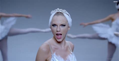 Taylor Swift Cant Dance In Her Shake It Off” Music Video Fashion