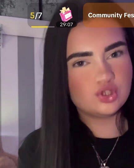 Omo Girl Tells You To Pee Yourself