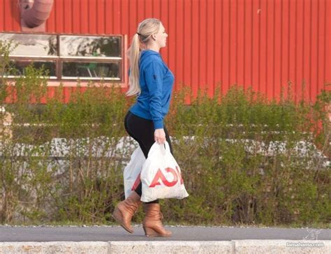 Big Butts In Public Places